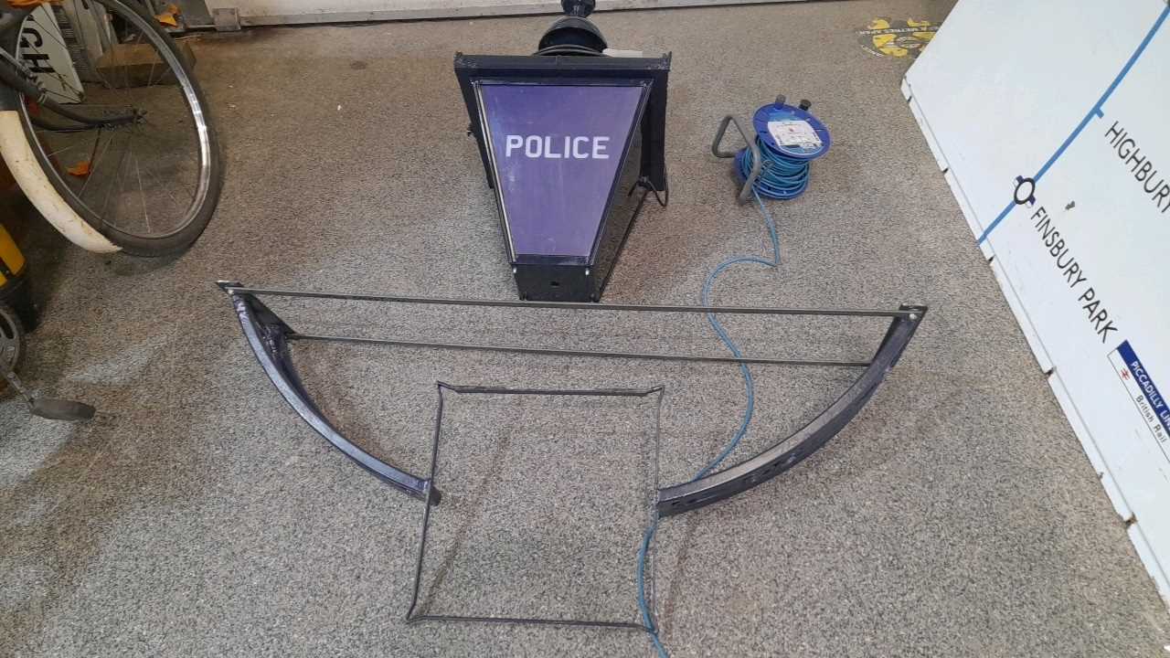 Lot 309 - LARGE POLICE STYLE LAMP INC WALL MOUNTING