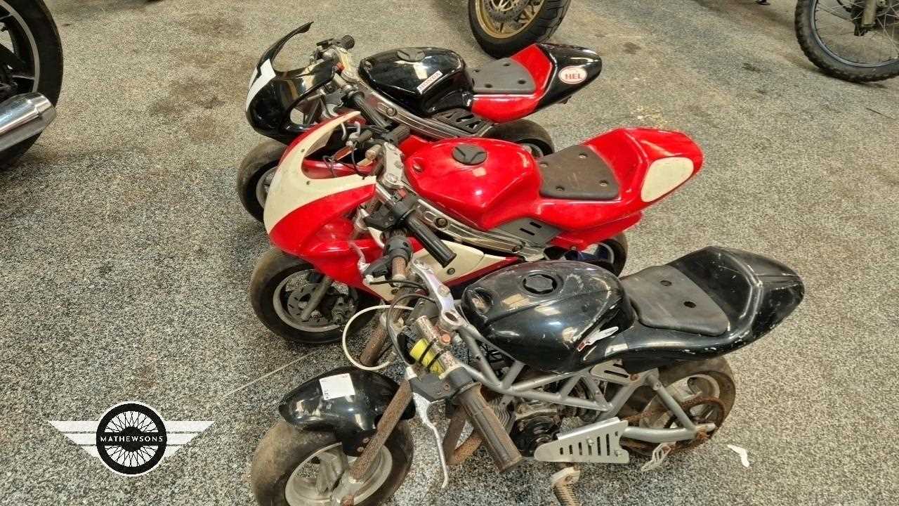 Lot 36 - MINI MOTO x3