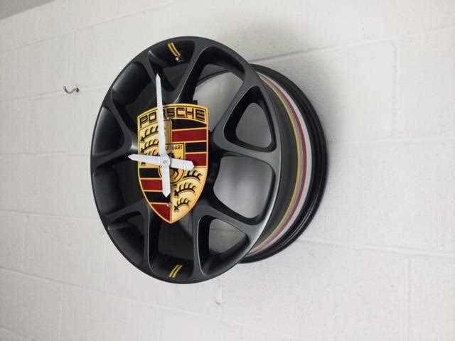 Lot 155 - PORSCHE ALLOY WHEEL CLOCK
