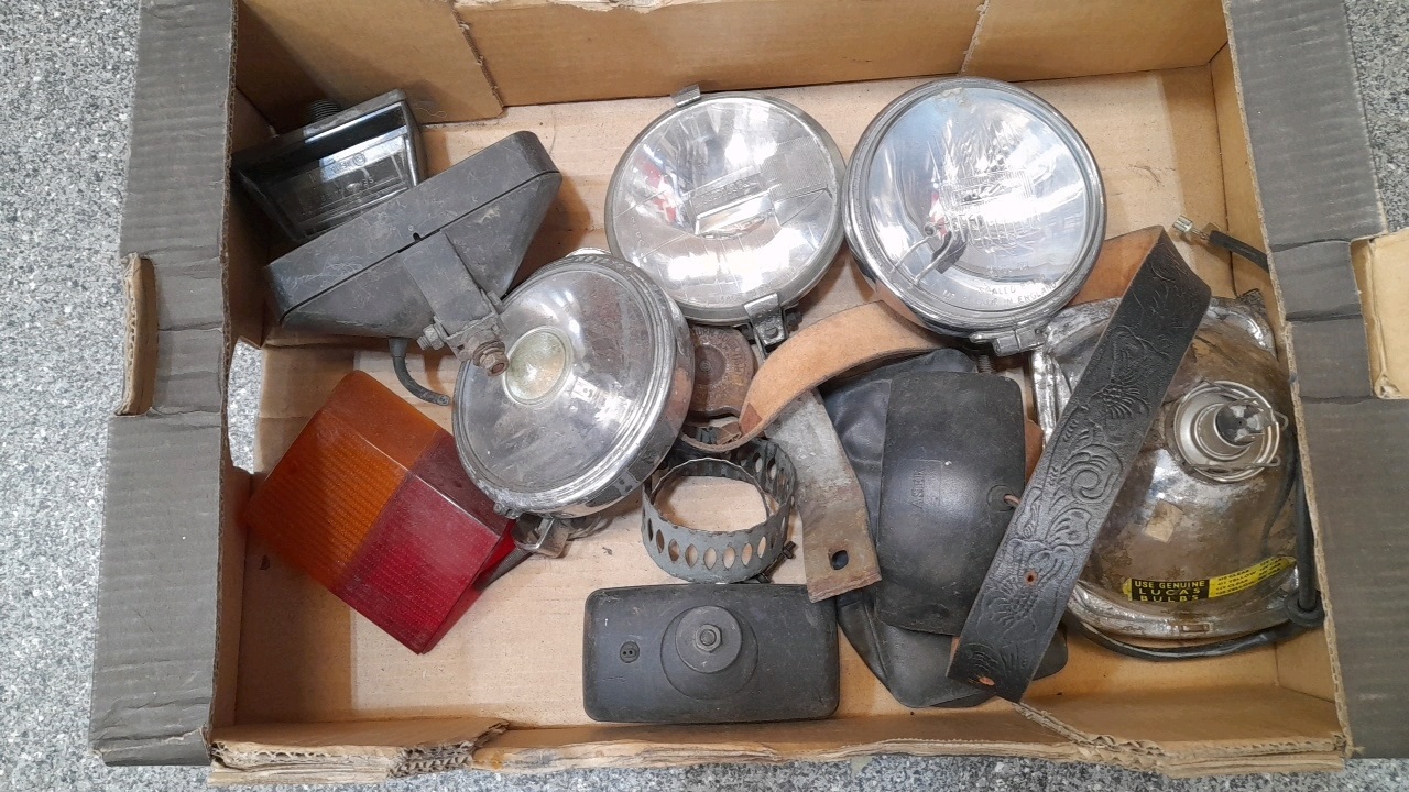 Lot 109 - 5 X BOXES OF VARIOUS LAMPS