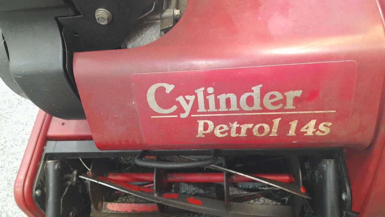 Lot 111 - SUFFOLK PUNCH CYLINDER LAWN MOWER