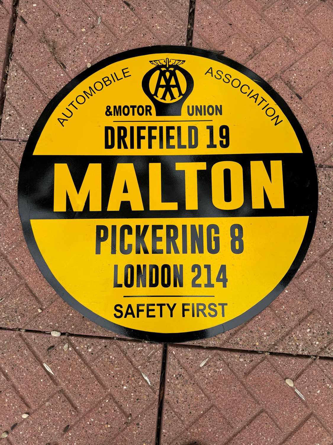 Lot 355 - AA MALTON ROUND SIGN 28" DIA