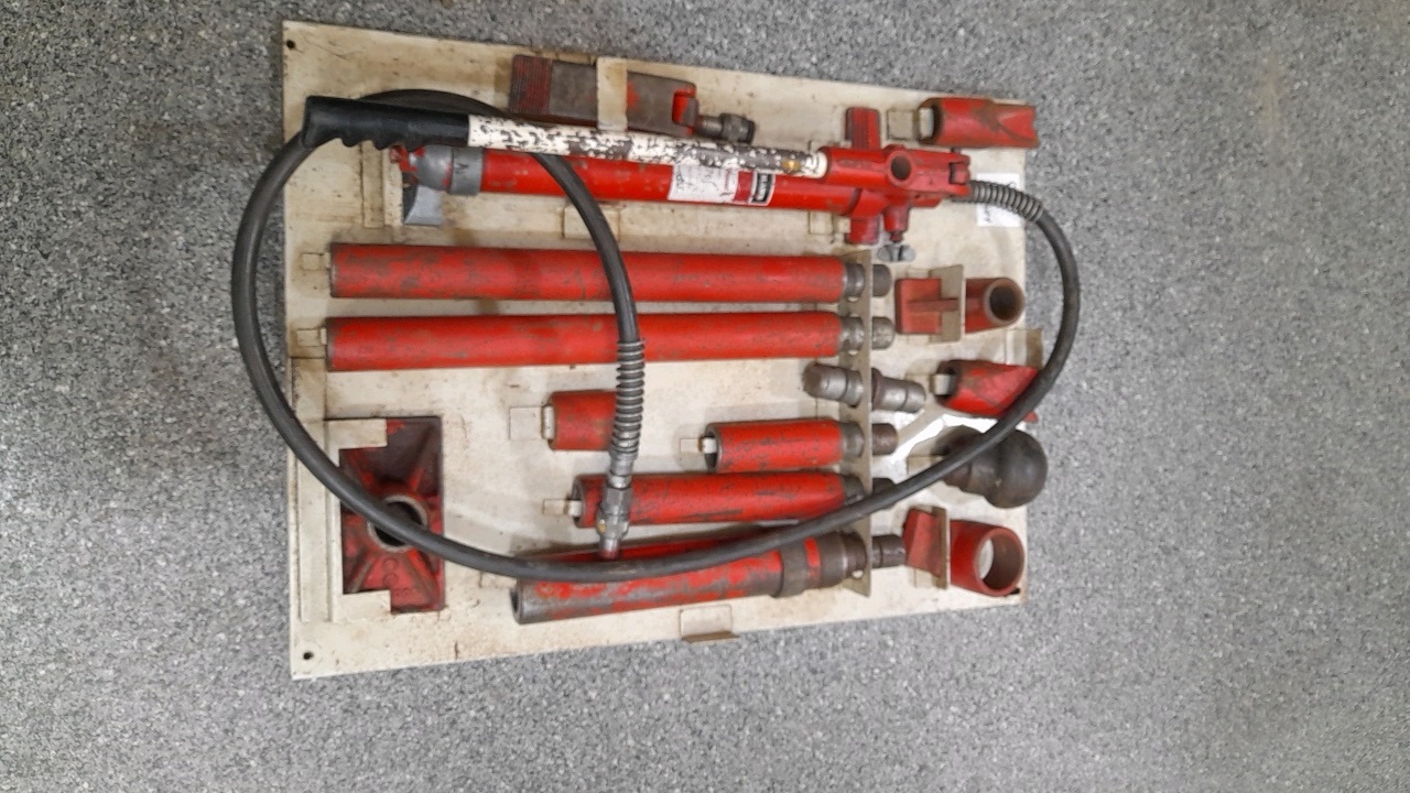 Lot 829 - 10 TON PORTA POWER KIT