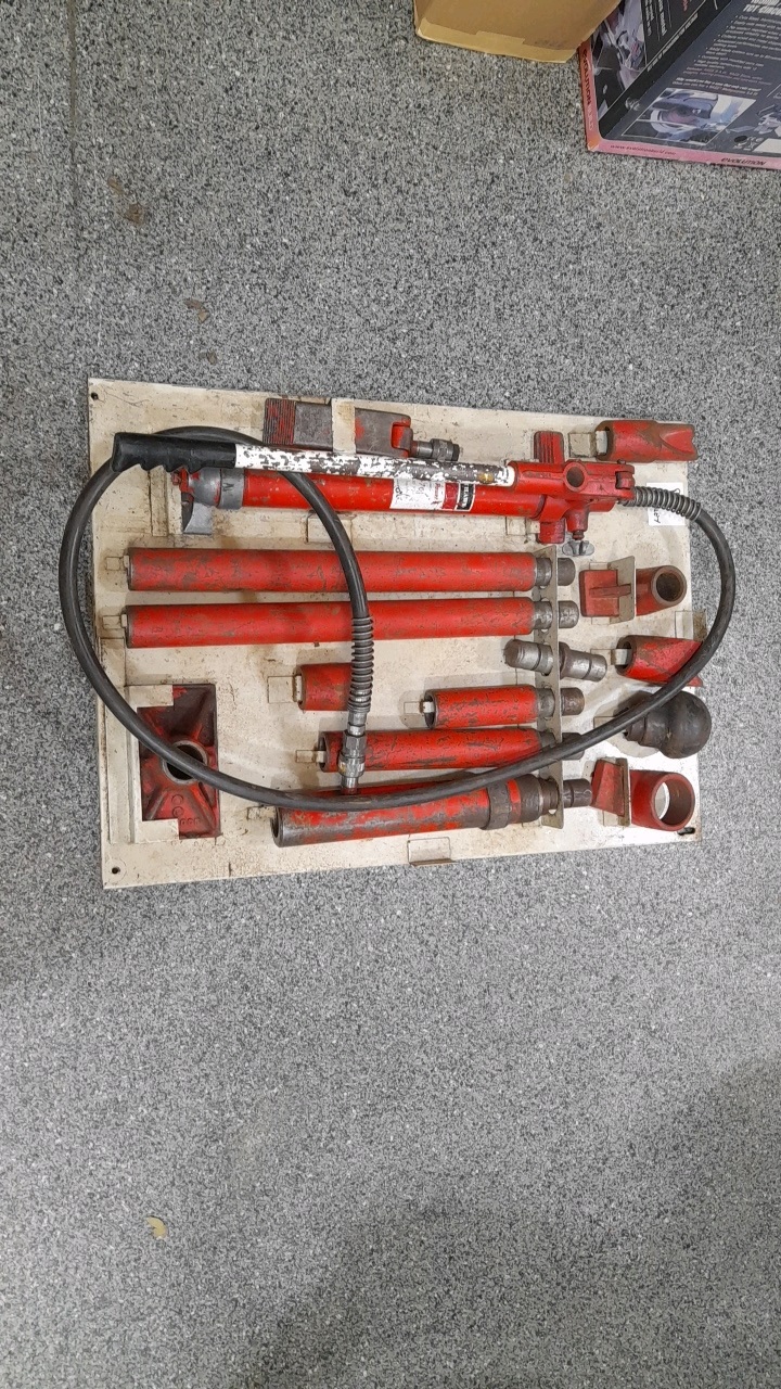 Lot 829 - 10 TON PORTA POWER KIT