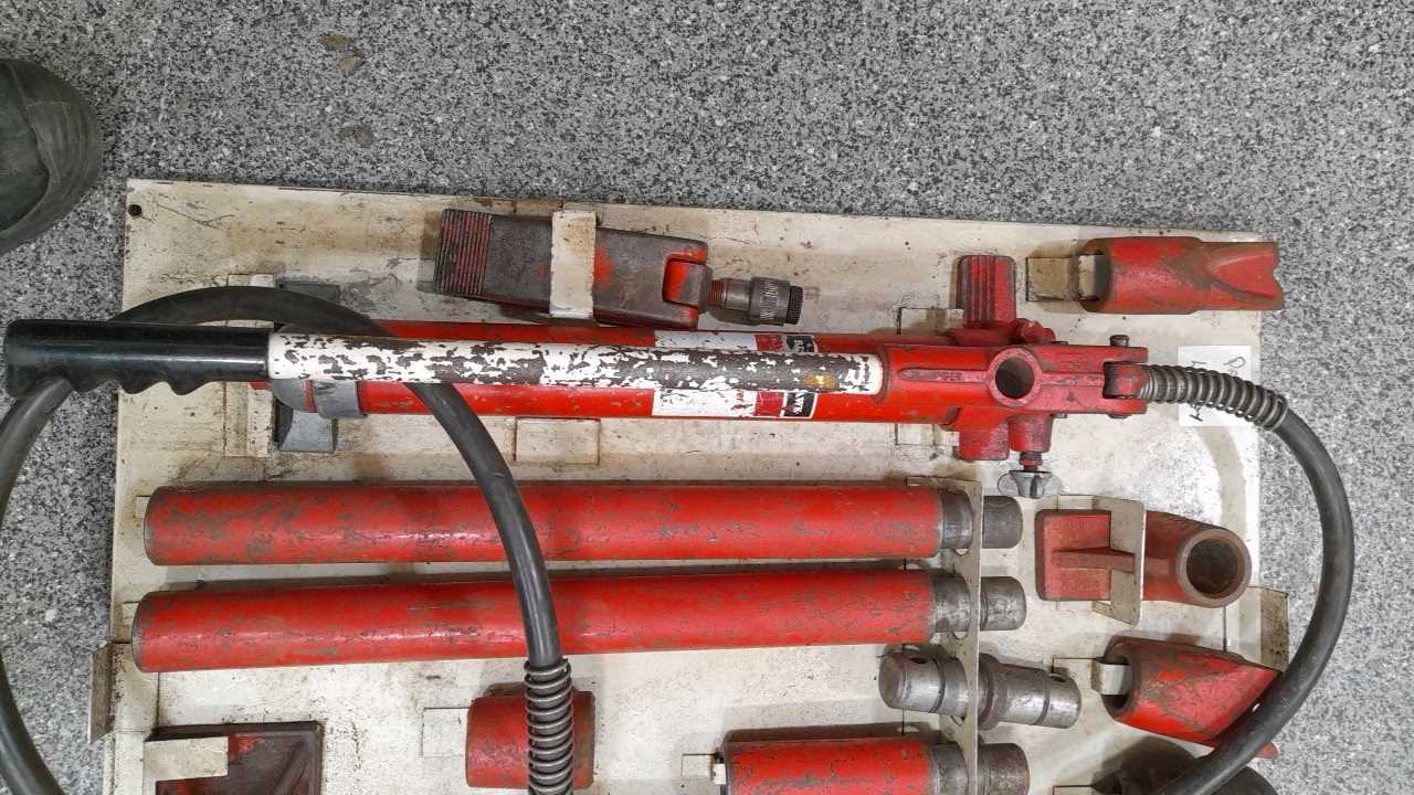 Lot 829 - 10 TON PORTA POWER KIT