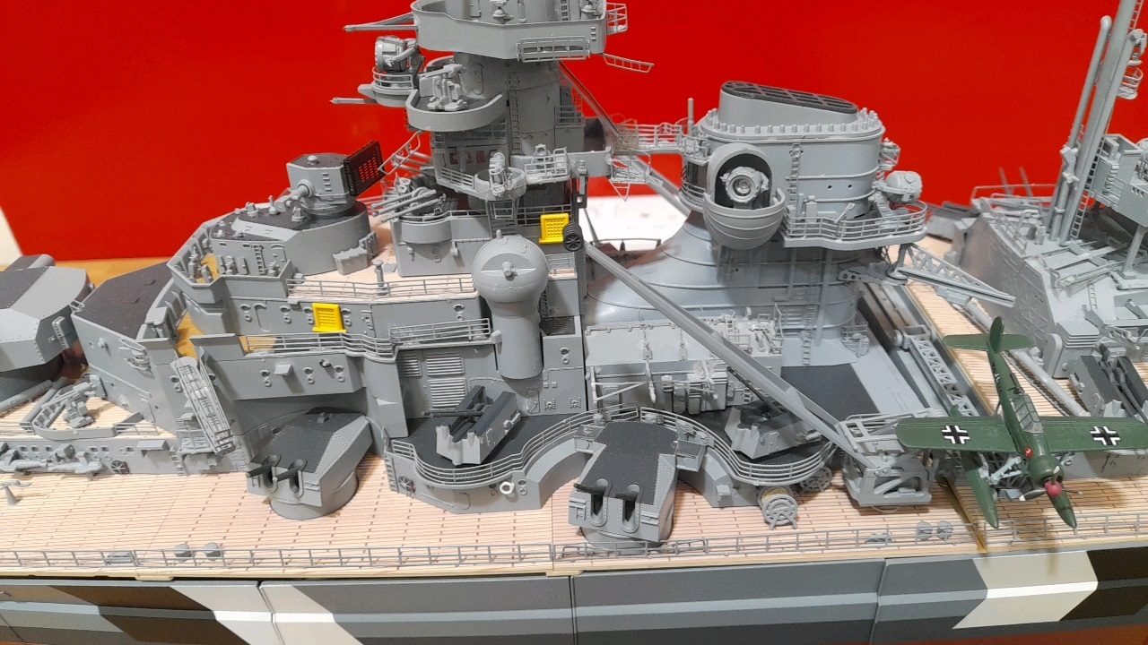 Lot 591 - BATTLESHIP BISMARCK STATIC DISPLAY, HAND