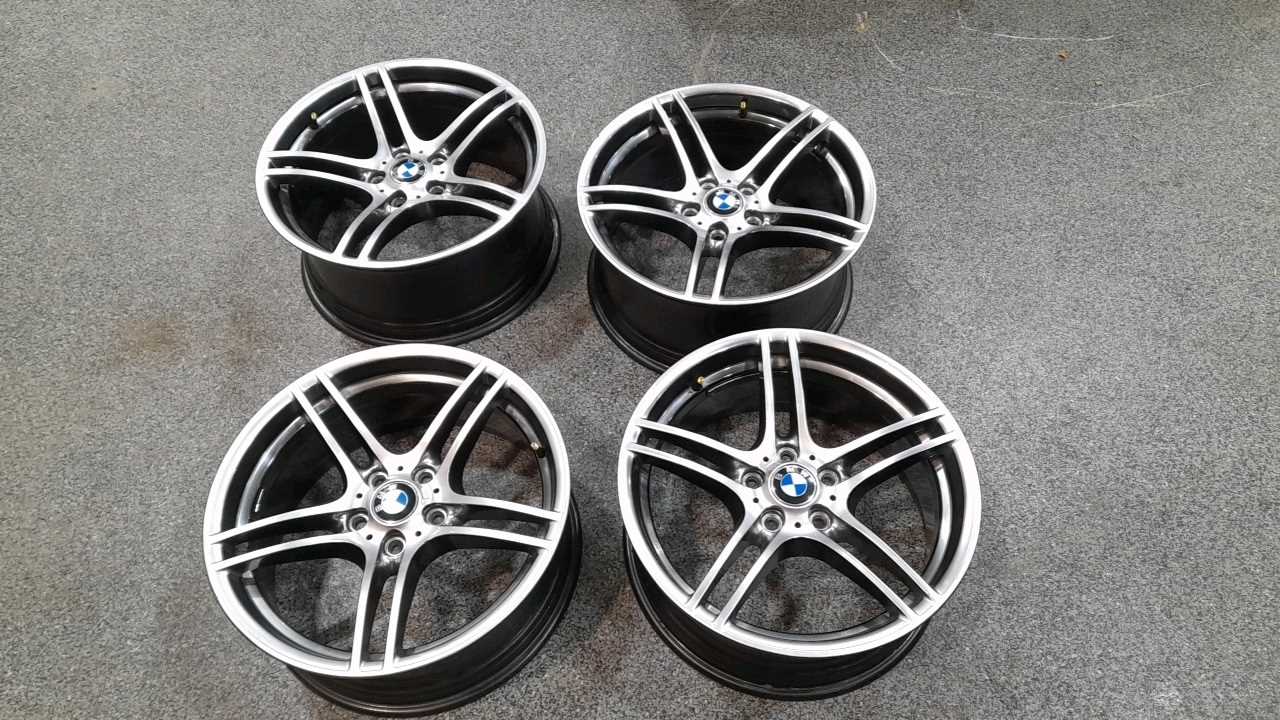 Lot 552 - GENUINE BMW 313 3 SERIES M-SPORT ALLOY