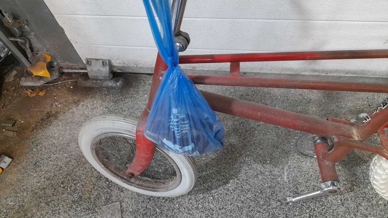 Lot 845 - 3 X CHILDS BICYCLES, RALEIGH, BUDGIE,