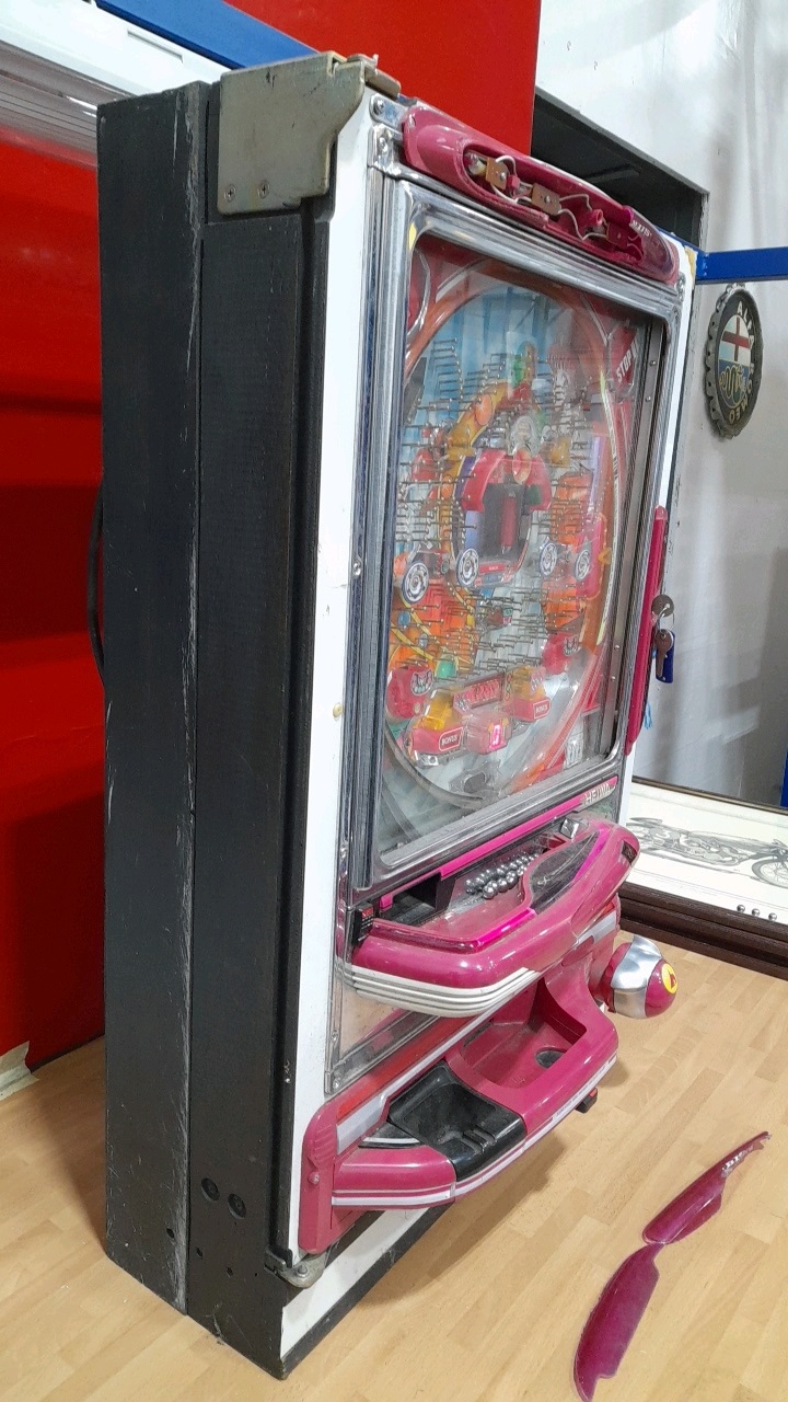 Lot 195 - 1990'S PACHINKO HEIWA WALL MOUNTED PINBALL