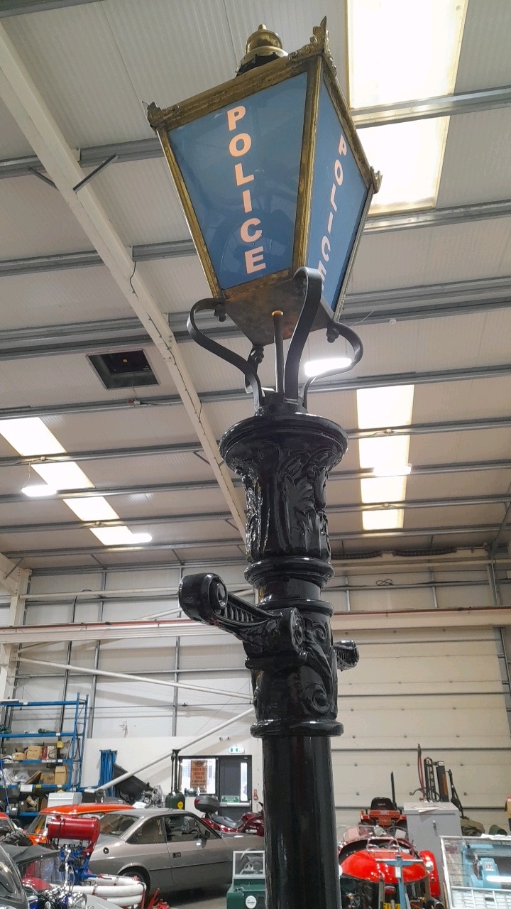 Lot 55 - VINTAGE STYLE POLICE LAMP ON CAST POLE