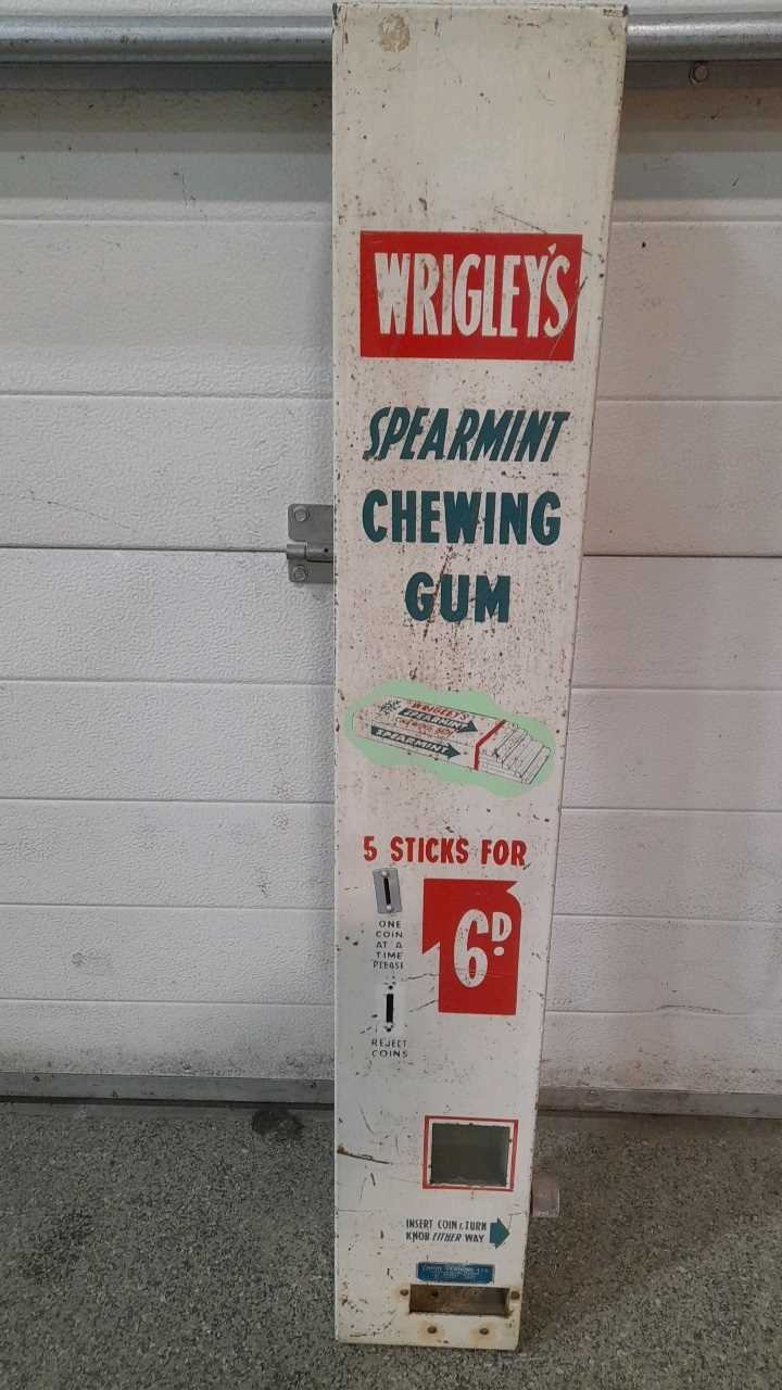 Lot 185 - WRIGLEY'S SPEARMINT GUM VENDING MACHINE 39"