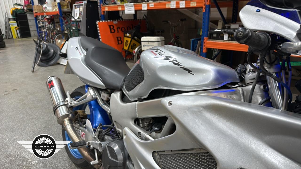 Lot 542 - 1998 HONDA VTR 1000 F