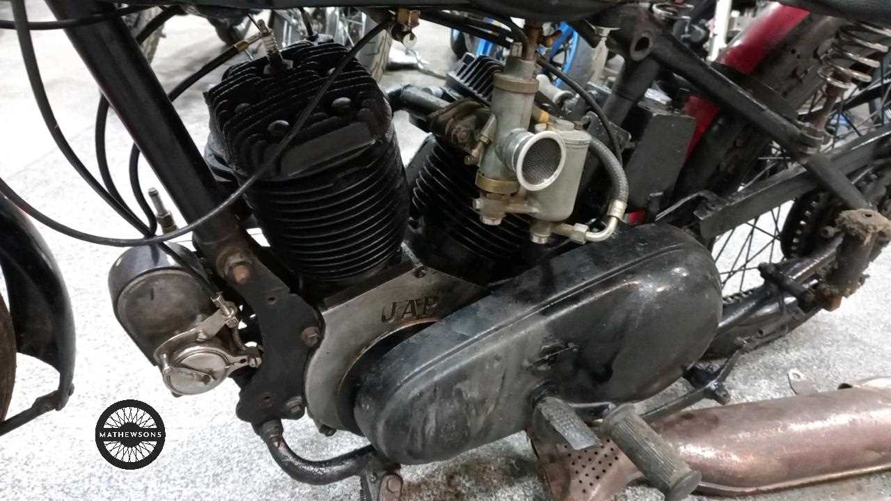 Lot 460 - 1946 ARIEL V TWIN JAP SPECIAL