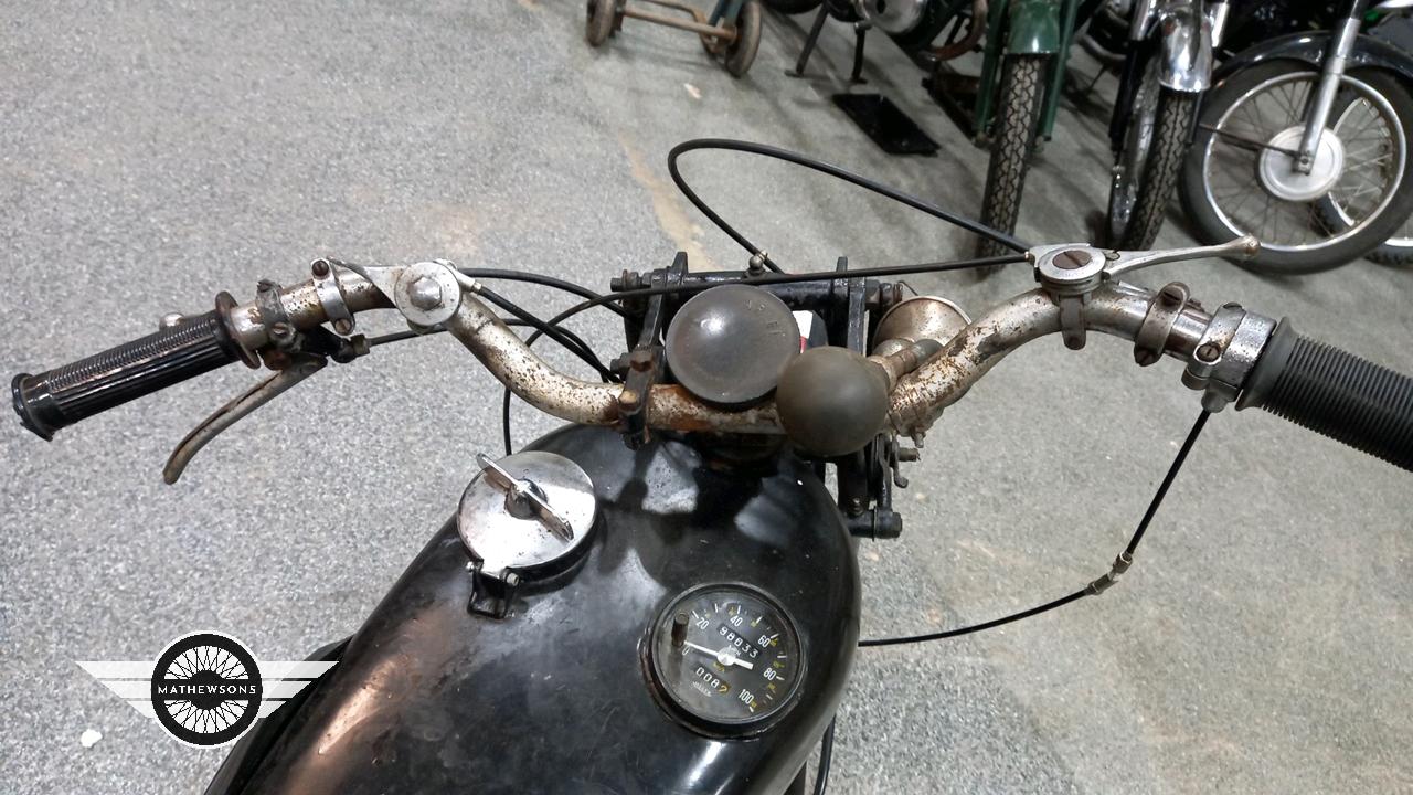 Lot 460 - 1946 ARIEL V TWIN JAP SPECIAL