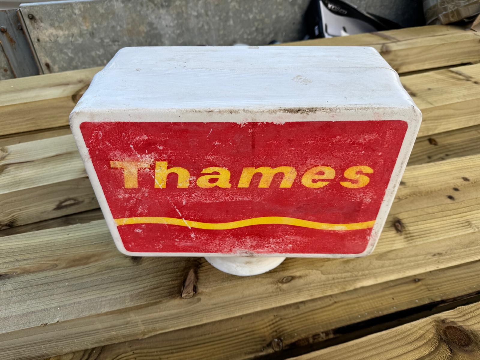 Lot 600 - THAMES PLASTIC GLOBE