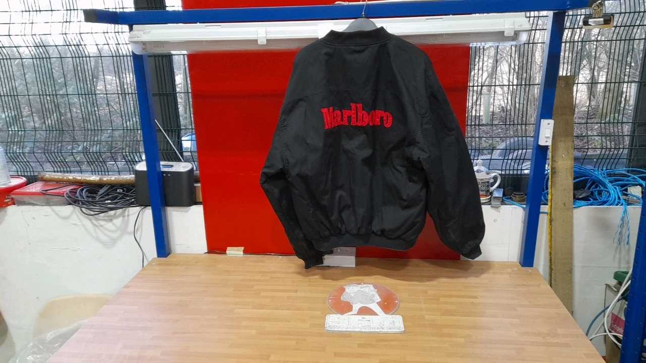 Lot 527 - F1 MARLBORO , BLOUSON TYPE JACKET & SAM
