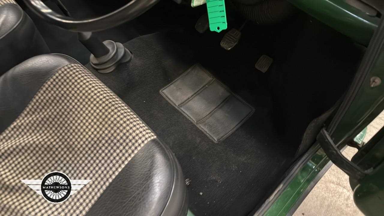 Lot 586 - 1981 AUSTIN MINI VAN