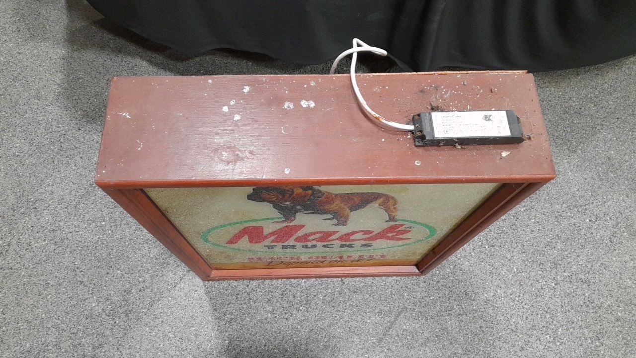Lot 471 - MACK TRUCKS LIGHT UP SIGN 25" X 23"