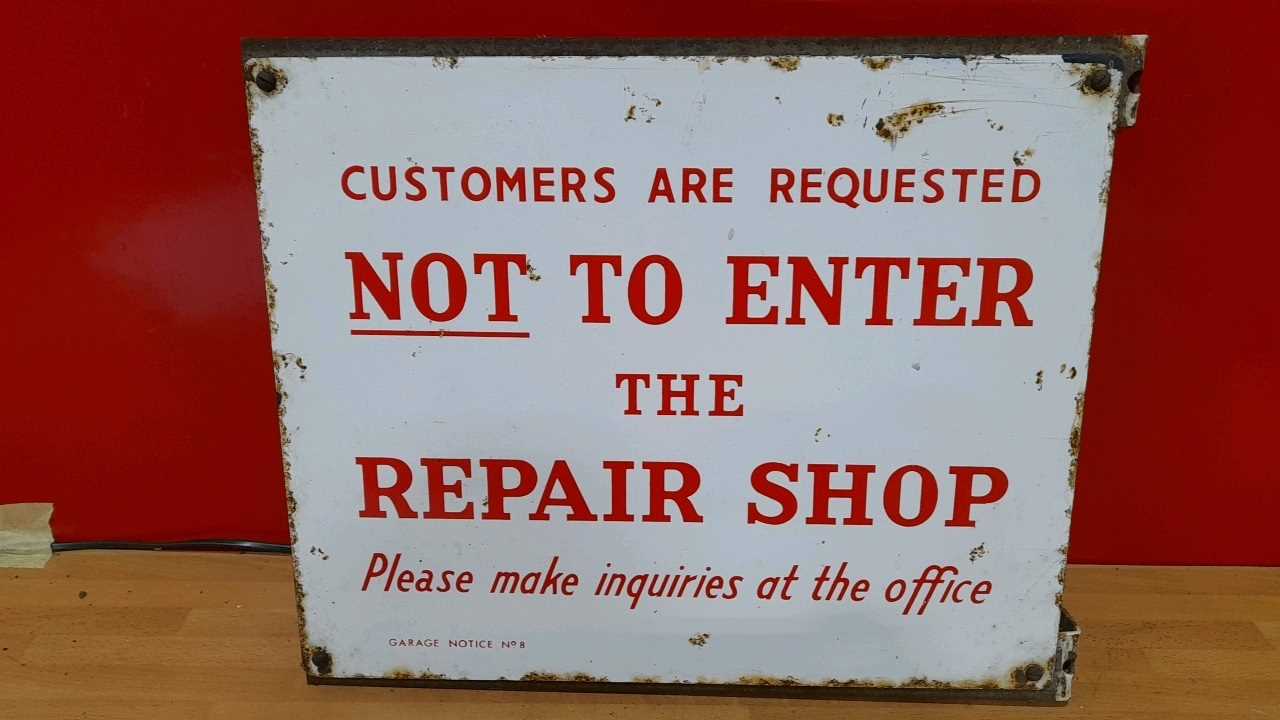 Lot 851 - CUSTOMERS ARE REQUESTED NOT TO ENTER THE