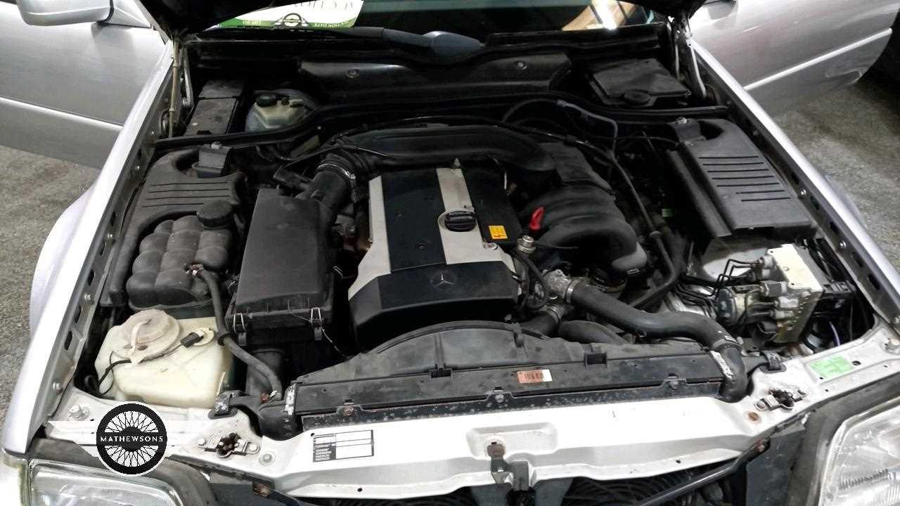 Lot 154 - 1996 MERCEDES SL 280 AUTO