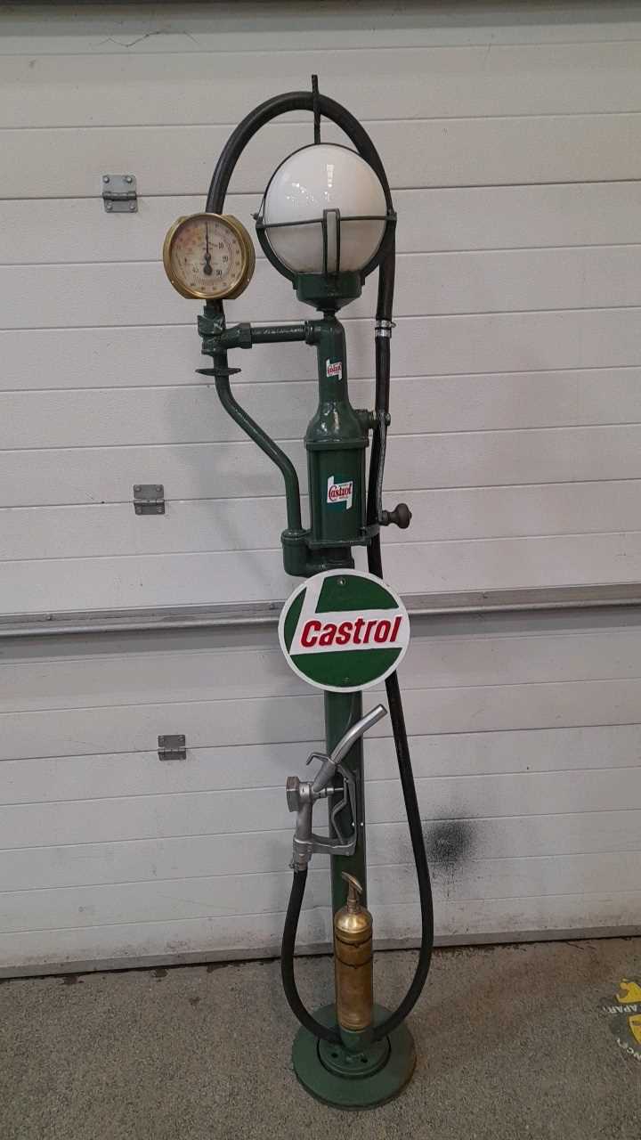 Lot 255 - CASTROL PUMP