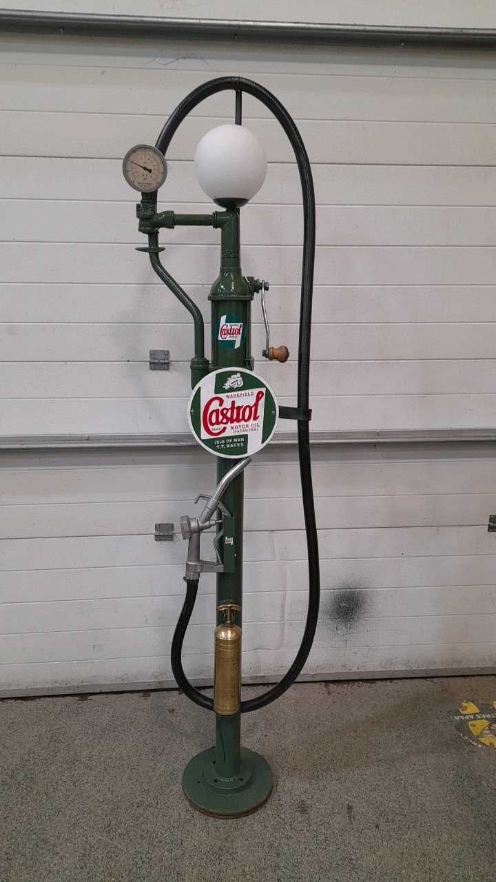 Lot 531 - CASTROL PUMP