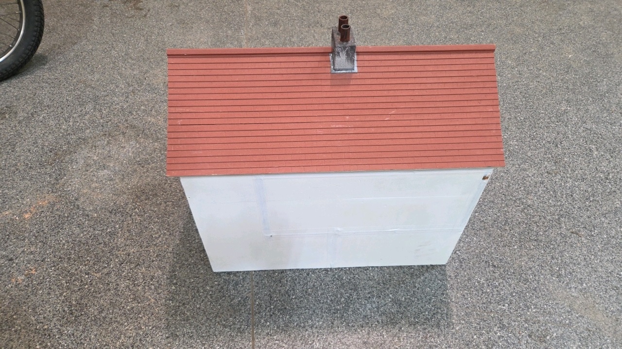 Lot 833 - 1/12th SCALE DOLLS HOUSE