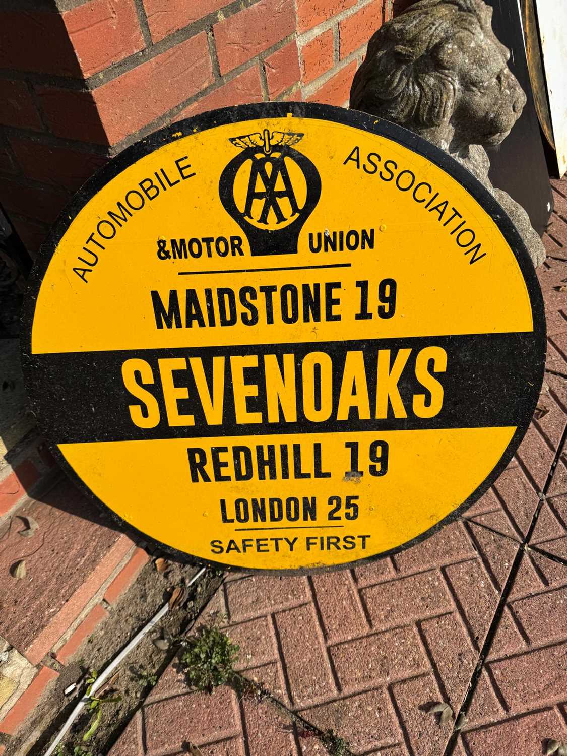 Lot 23 - AA SEVENOAKS ROAD SIGN 30" DIA