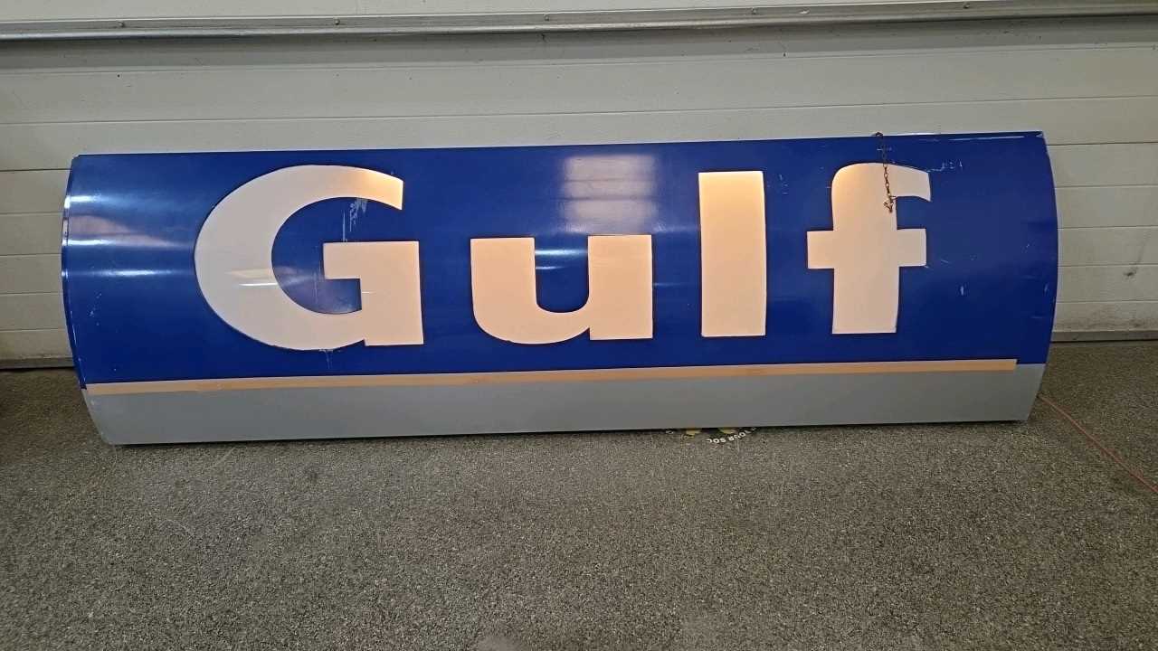 Lot 329 - ILLUMINATED GULF FORECOURT LIGHT UP SIGN 95"