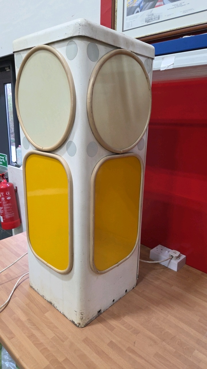 Lot 491 - KEEP LEFT/RIGHT BOLLARD