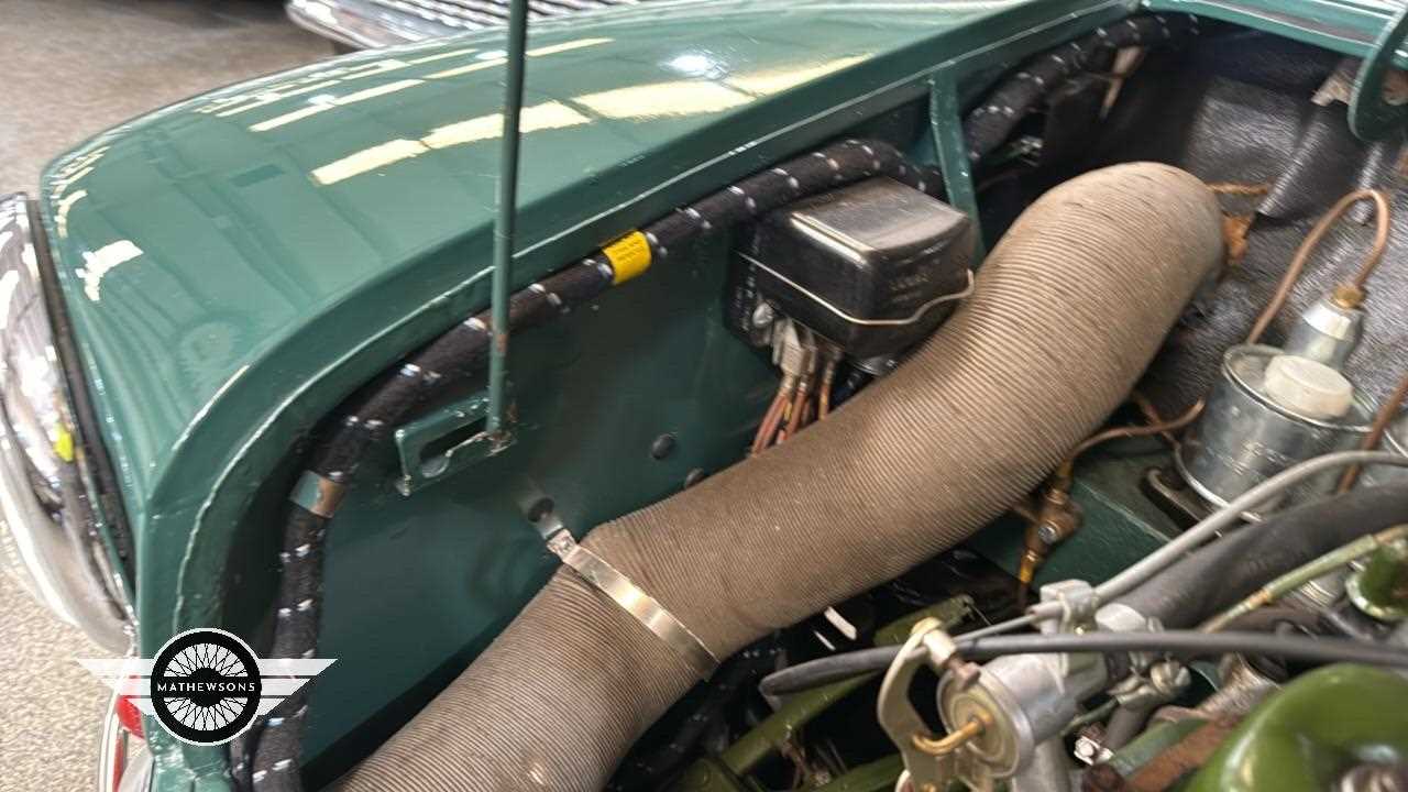 Lot 562 - 1964 AUSTIN MINI 1000