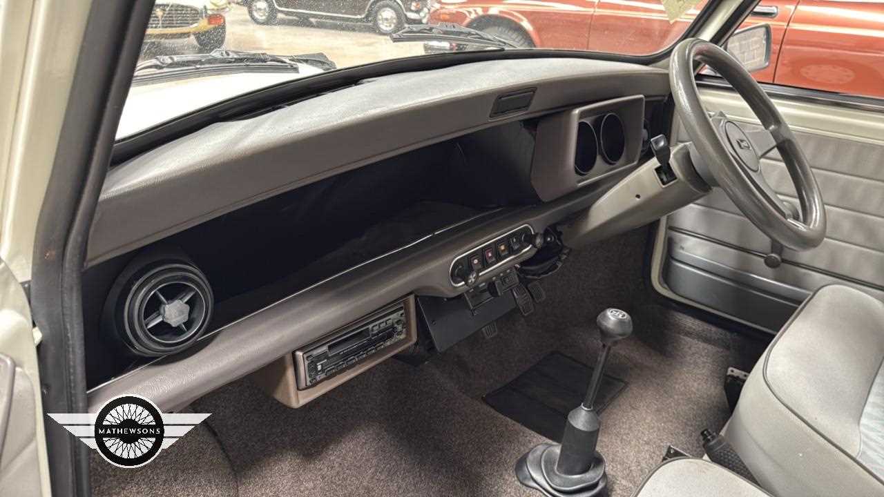 Lot 800 - 1989 AUSTIN MINI SKY ROSE