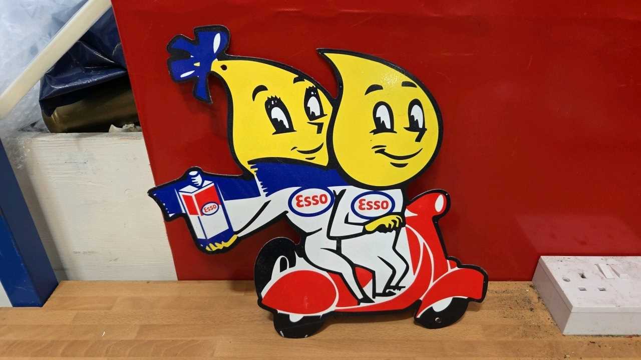 Lot 527 - ESSO MR & MRS DRIP SCOOTER REPRO SIGN 14" X