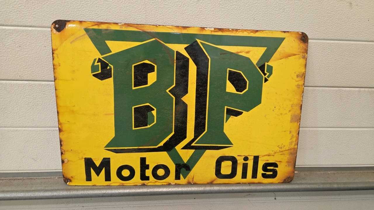 Lot 421 - BP MOTOR OILS ENAMEL SIGN 24" X 16"