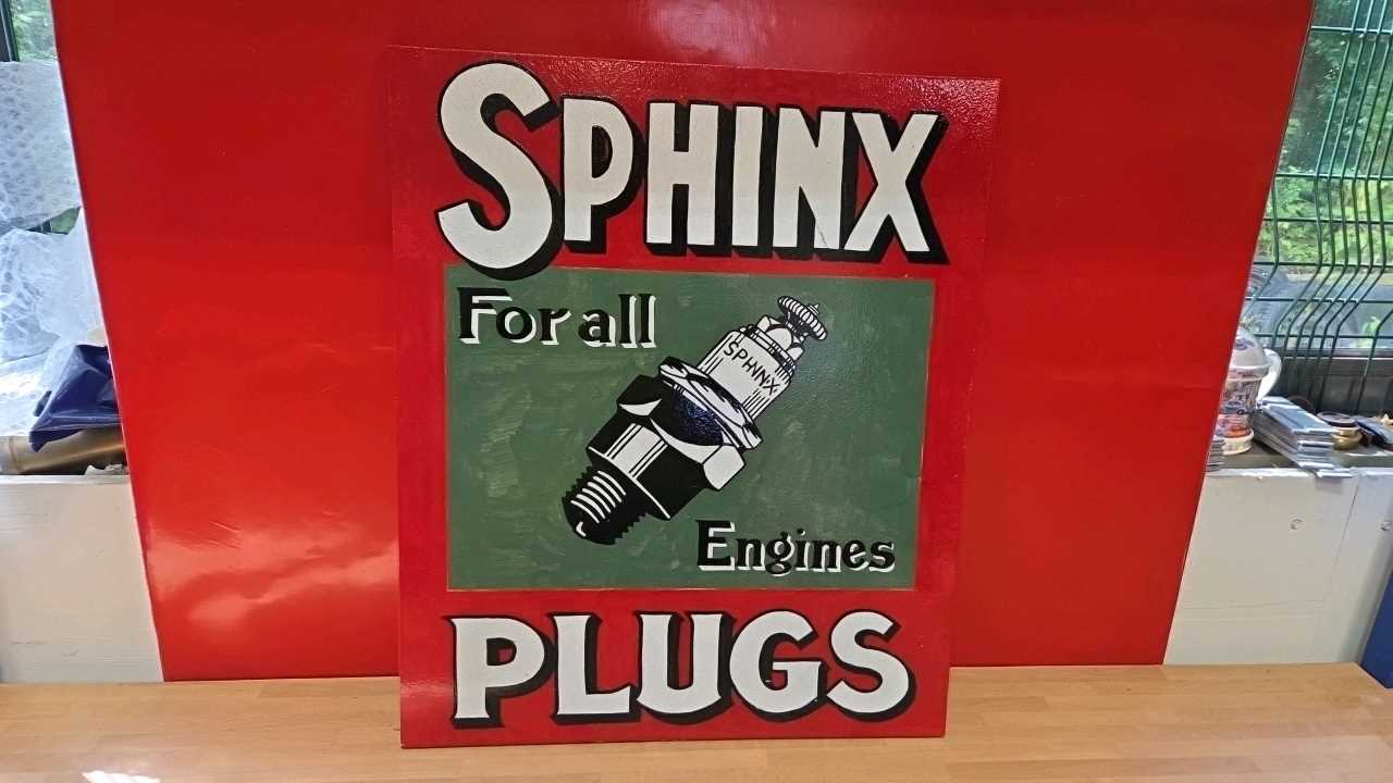 Lot 489 - SPHINX PLUGS FOR ALL ENGINES HAND PAINTED