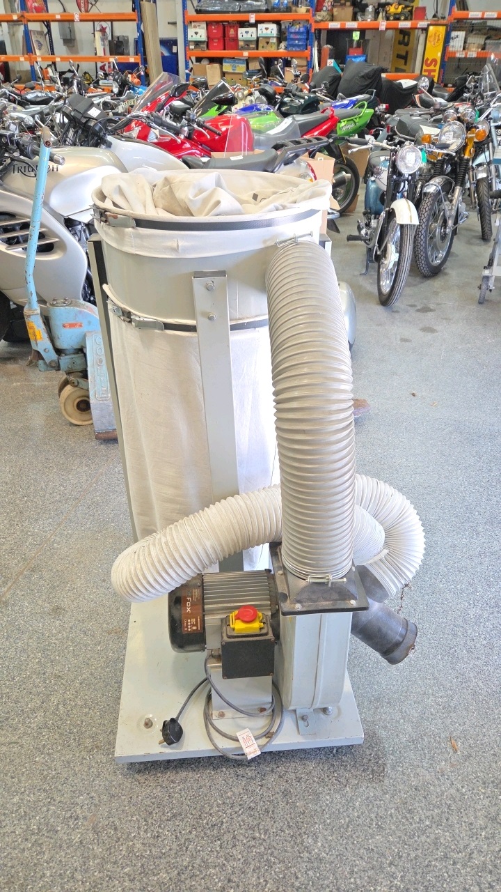 Lot 611 - FOX CHIP/DUST 2HP EXTRACTOR FOR WORKSHOP