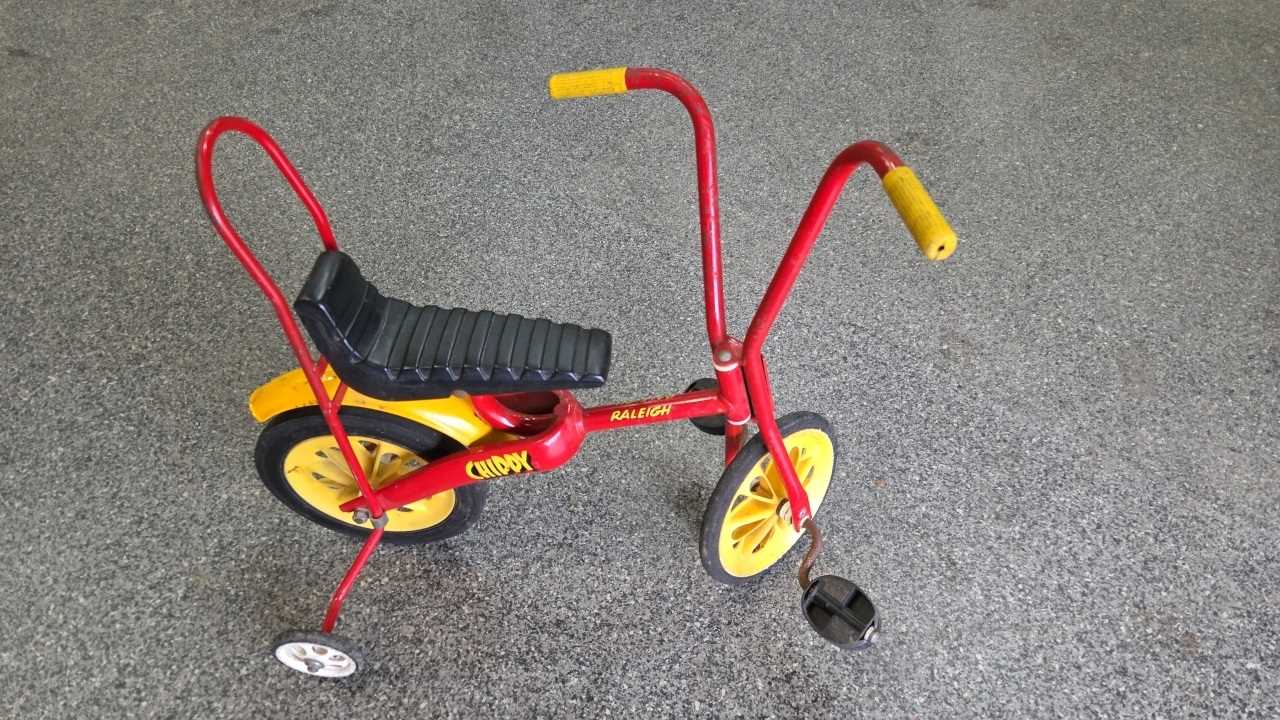 Lot 789 - RALEIGH CHIPPY CHILD'S BIKE