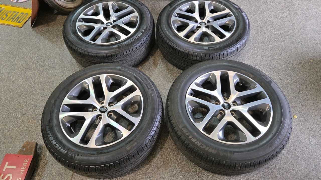 Lot 819 - 4 GENUINE LAND ROVER DEFENDER ALLOY WHEELS
