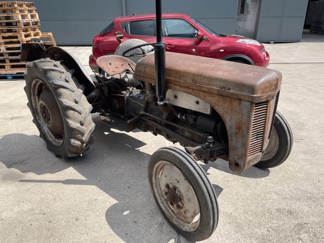 Lot 329 - 1984 FERGUSON TEA 20