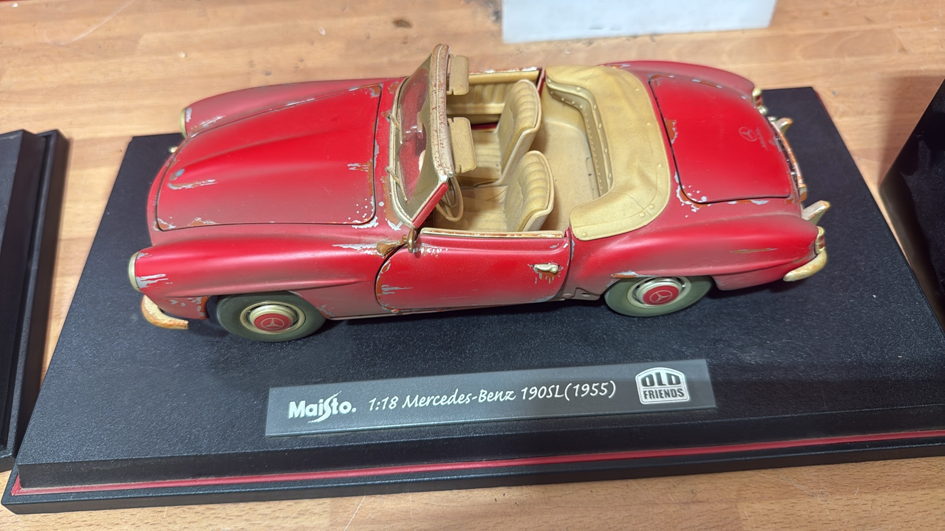 Lot 287 - SELECTION OF DIE CAST SCALE MODEL CARS