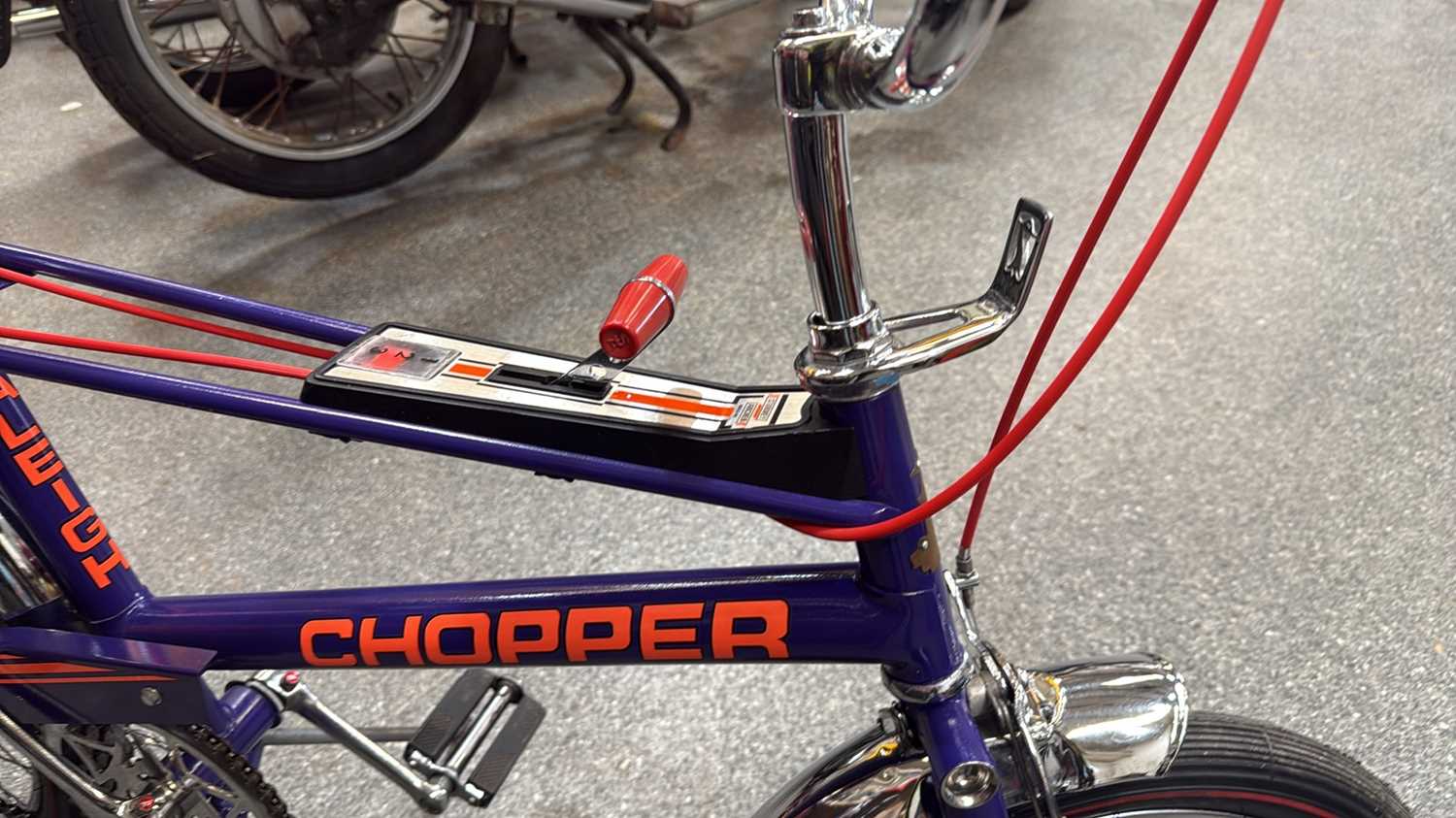 Lot 9 - MK 2 RALEIGH CHOPPER IN ULTRA VIOLET PAINT