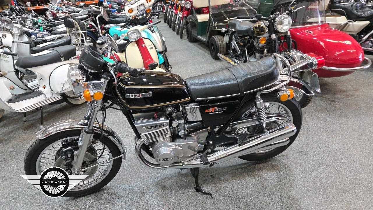 Lot 322 - 1977 SUZUKI