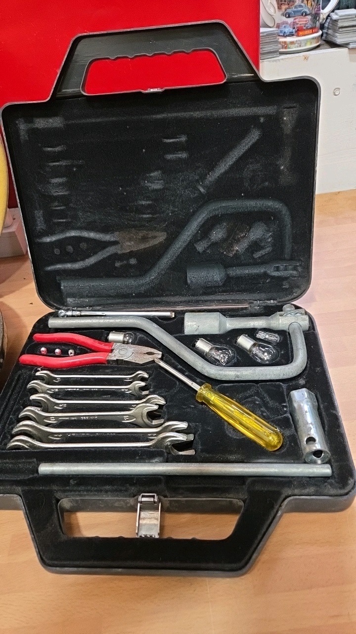 Lot 463 - 3 X JAGUAR TOOL KITS 1960'S , 1970'S TO 1980'