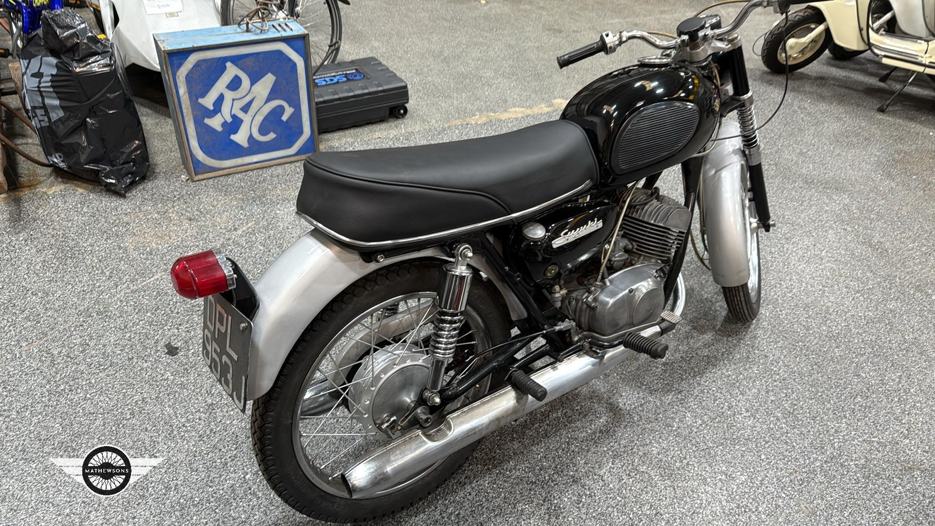 Lot 806 - 1970 SUZUKI