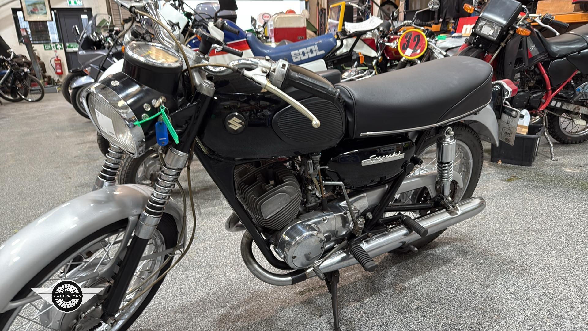 Lot 80 - 1970 SUZUKI