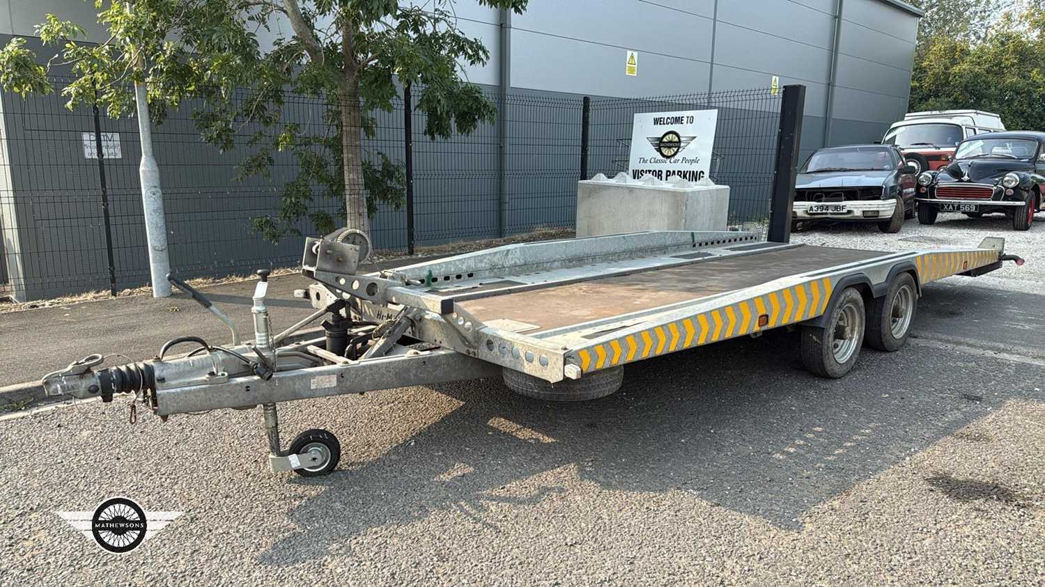 Lot 882 - BRIAN JAMES HI MAX TILTING TRANSPORTER