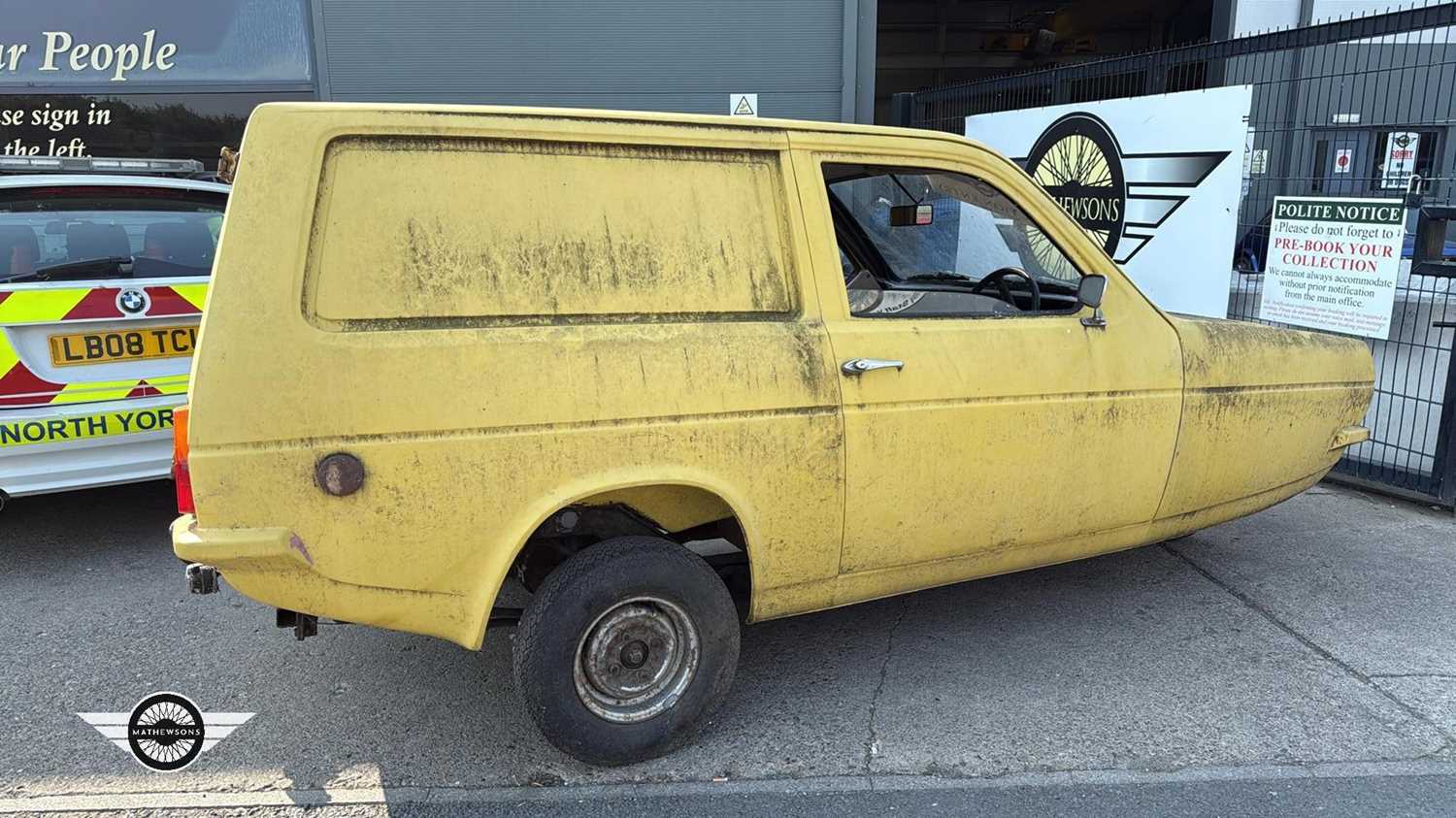 Lot 298 - 1976 RELIANT ROBIN VAN