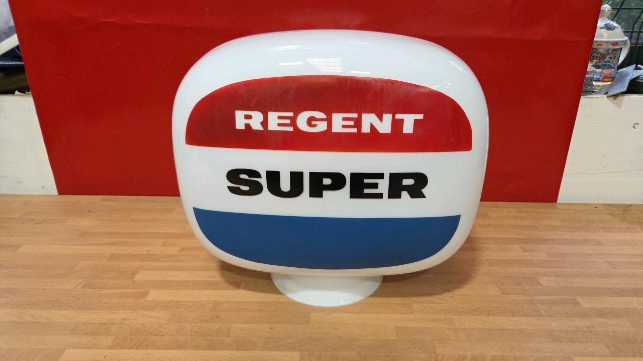 Lot 117 - REGENT SUPER GLASS GLOBE