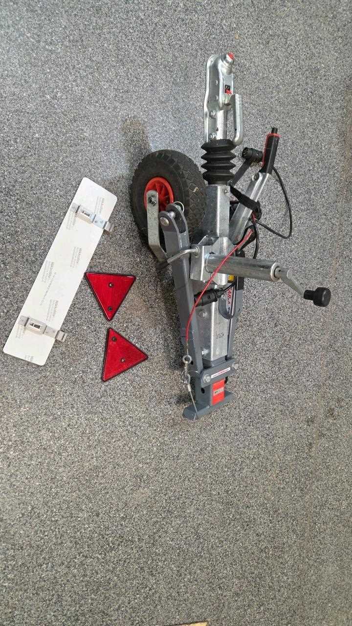 Lot 291 - CARATOW TOWING A FRAME