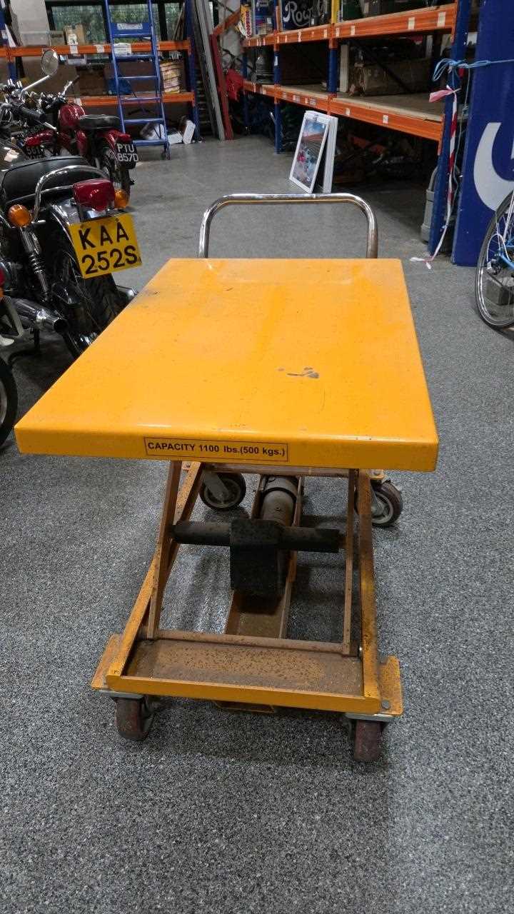 Lot 787 - 500KG HYDRAULIC TROLLEY